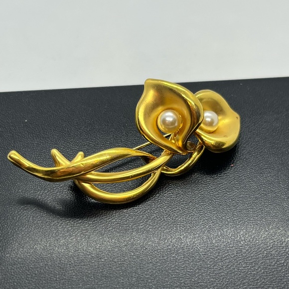 Jewelry | Vintage Gold Tone Calla Lily Flower Faux Pearl Brooch Pin ...